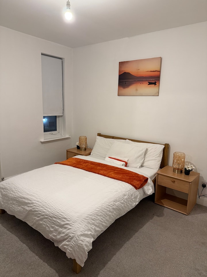 3 Bedroom Guest House - Nottingham