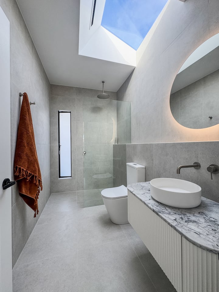 Spacious, Modern Indoor-outdoor Private Retreat - Kyneton