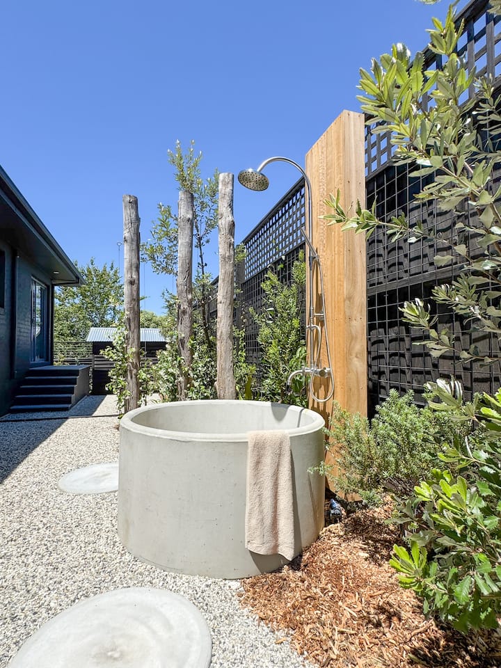 Spacious, Modern Indoor-outdoor Private Retreat - Kyneton