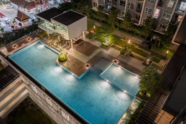 Authentic Bangkok Soul - Sky Pool & Temples - Bangkok Noi