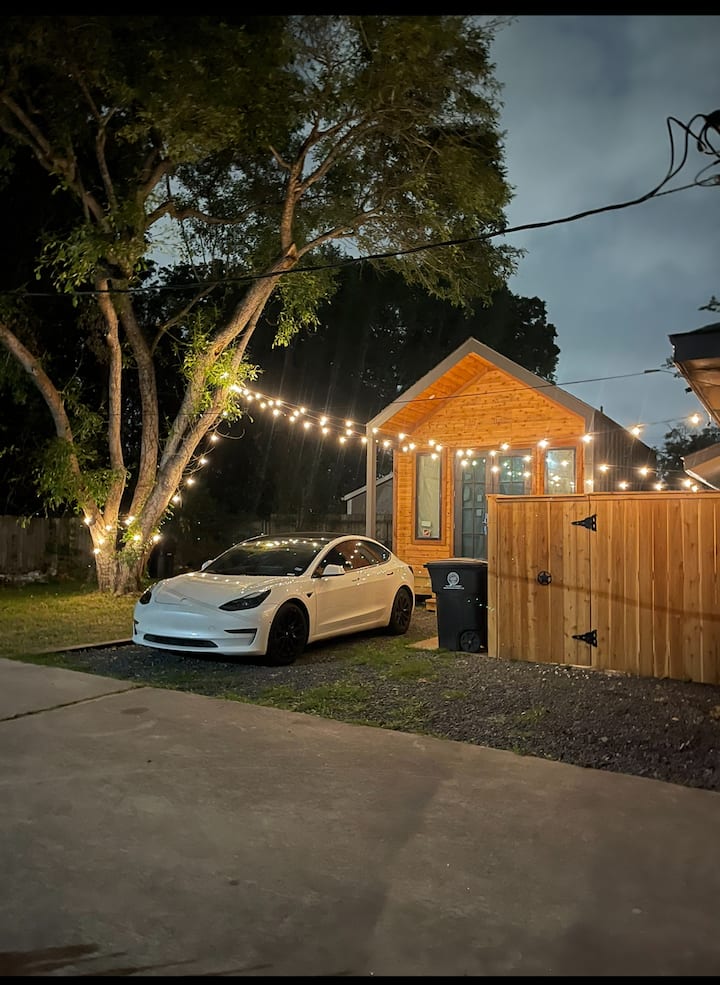 Escape To Serenity Cabin - Houston, TX