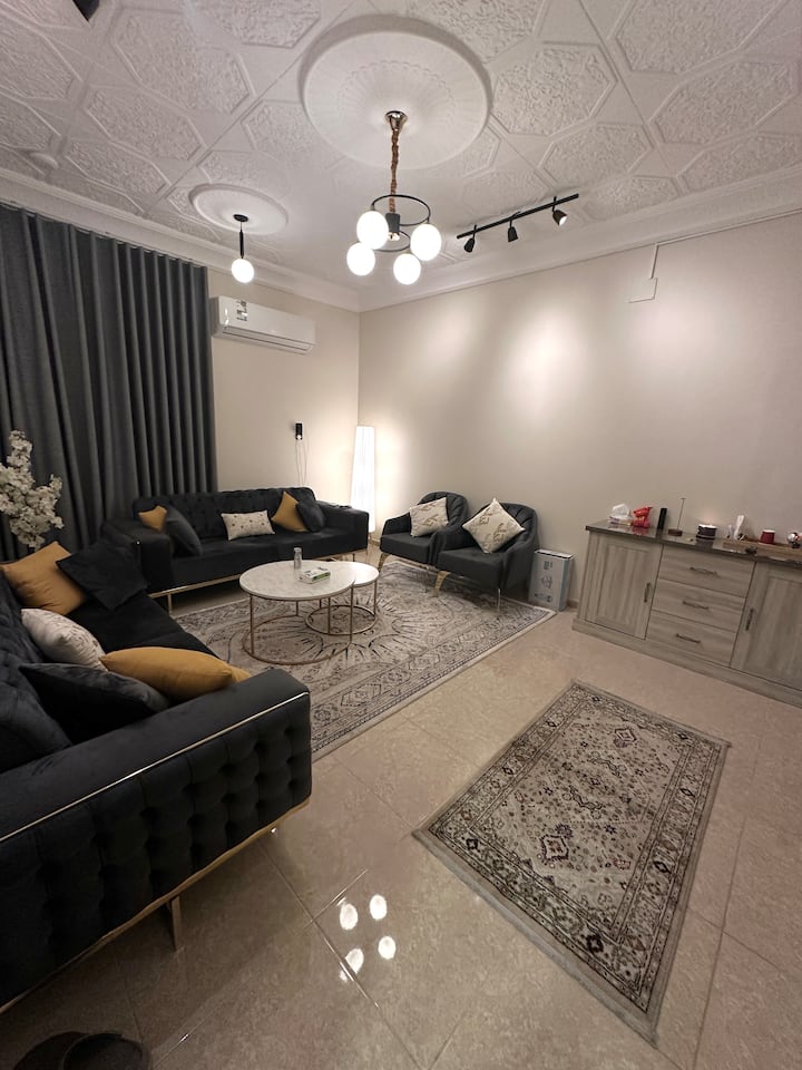 Lovely High Quality Livingroom & 1bedroom - Madinah