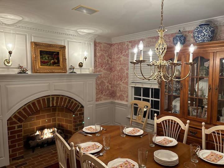 The Governess' Estate - Chester, VA