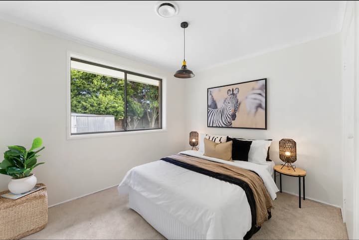 Parkside Paradise Bedroom B - Dandenong
