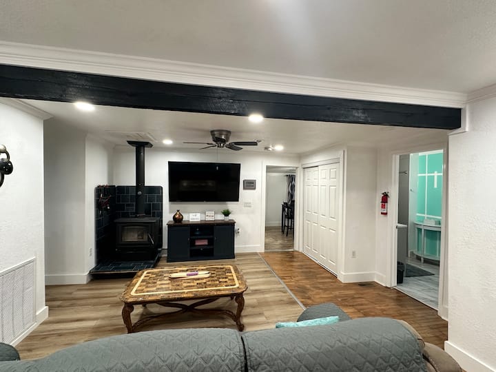 Cozy Country Living Cottage - Knoxville, TN