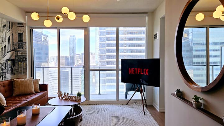 Luxury King-bed Suite W/ Free Parking & City Views - Toronto