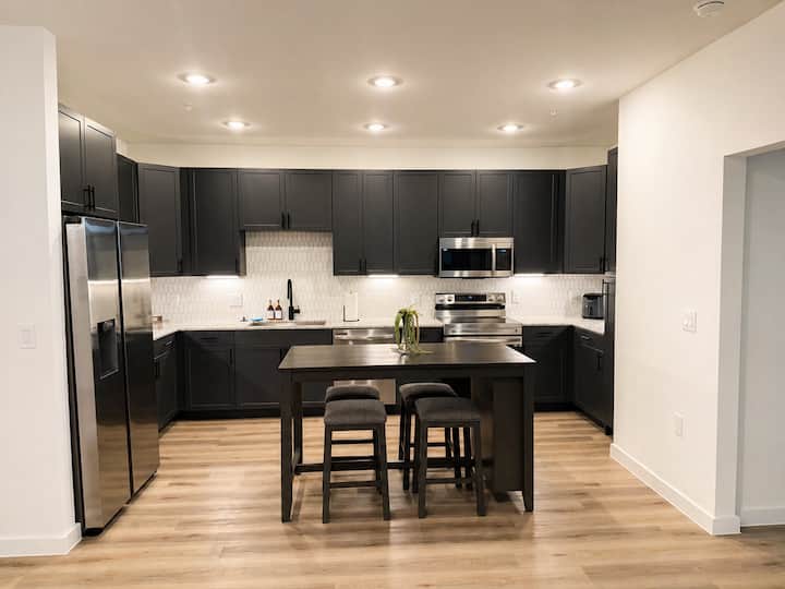 Charming 2br Katy Apt: Pet Work & Family Friendly - Katy, TX