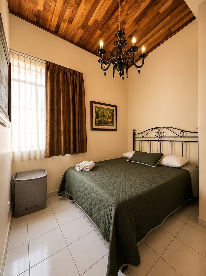 Gdl Centro! + Kitchen + Bathroom + Mini-split Air Conditioning + 4 People - Guadalajara