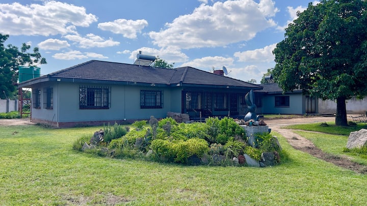 Cosy 3 Beds Retreat  Inches From Haka Game Park - Harare