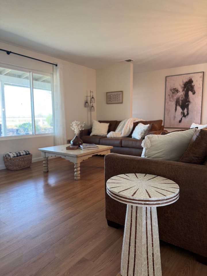 Boots & Barrels-   2masters,views,game Rm.,bbq,bar - Paso Robles, CA