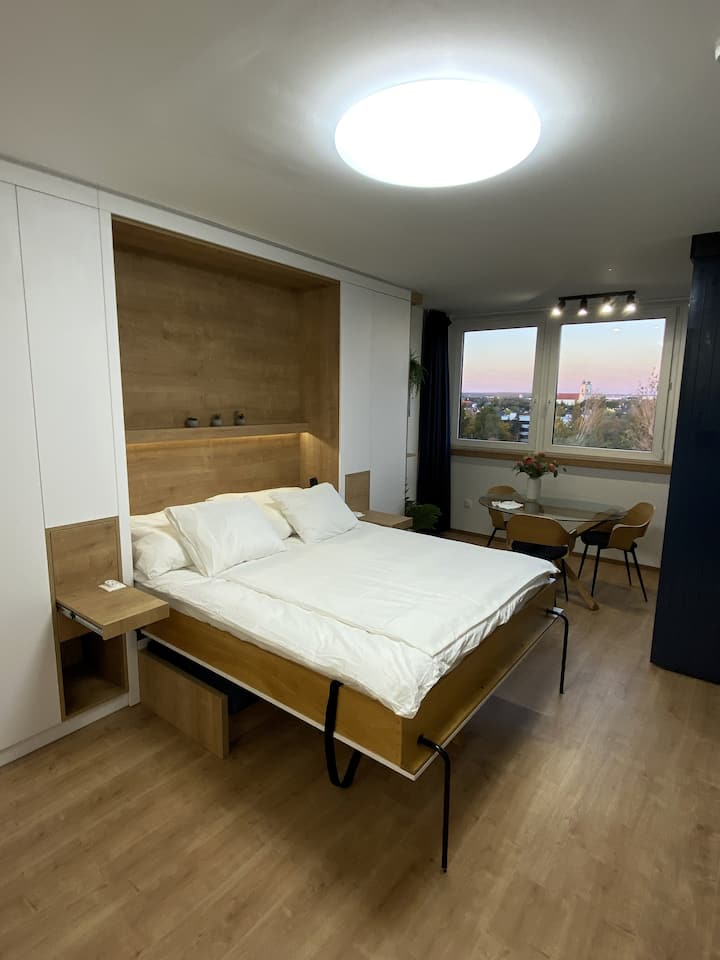 Panorámás, Felújított, Teljesen Felszerelt Lakás - Székesfehérvár