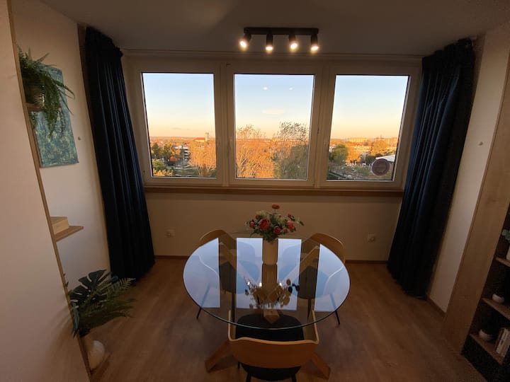 Panorámás, Felújított, Teljesen Felszerelt Lakás - Székesfehérvár