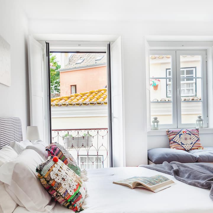 Apartamento Pequeno E Luminoso Junto Ao Castelo. - Lisbon