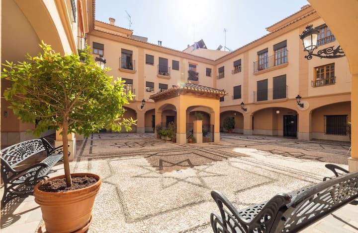 Apartamento En Granada Centro Con Parking Gratuito - Granada, Spain
