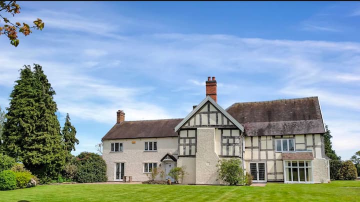 Stunning Cheshire Country House Retreat - Whitchurch