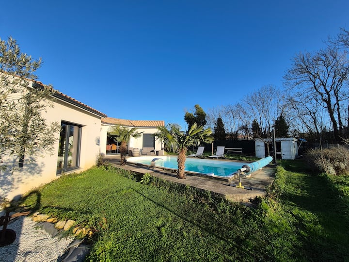 Maison Moderne Avec Piscine - Rochefort, France
