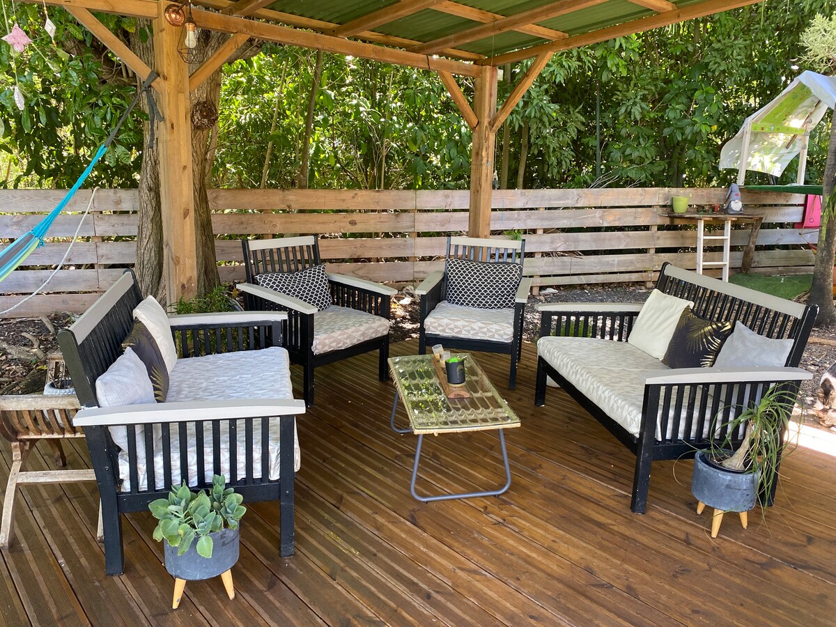 Maison artistique avec 7 chats à 300m spot de surf - Bungalows à louer ...