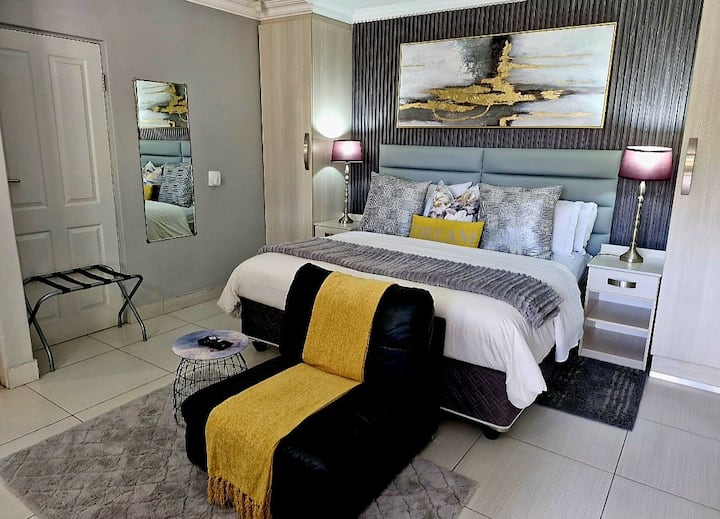 Luxe Room - Port Elizabeth - Port Elizabeth