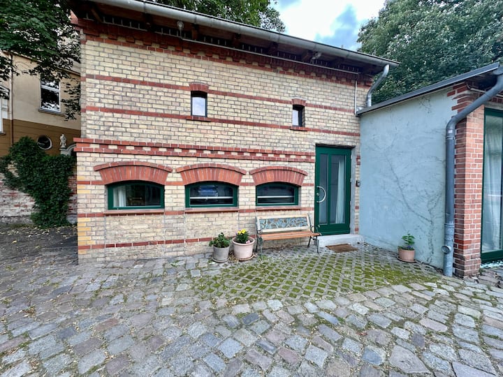 Urbane Hinterhof Remise - Berlin