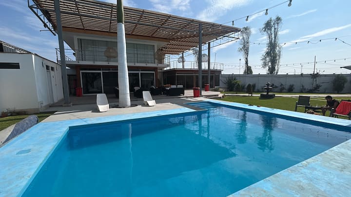 Linda Casa Familiar Con Piscina - Chancay