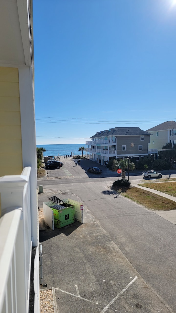Sea Turtle Surf, 2nd Row Condo, Ocean Views - Garden City, SC