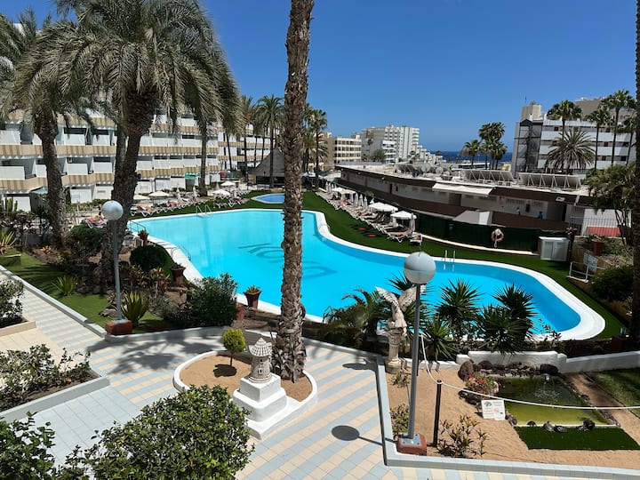 Modern, Colorful Studio With Balcony - Playa del Inglés
