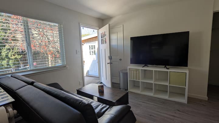 Private, Cozy Studio Near Downtown Mountain View - Sunnyvale, CA