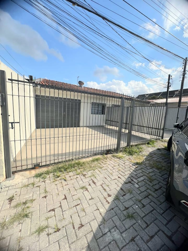Casa Simples E Bem Localizada - Curitiba