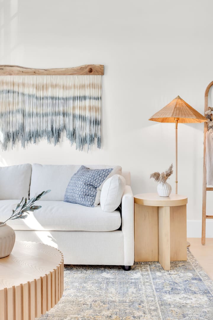 Modern Riverview Condo, Walkable, Free Parking! - Wilmington, NC