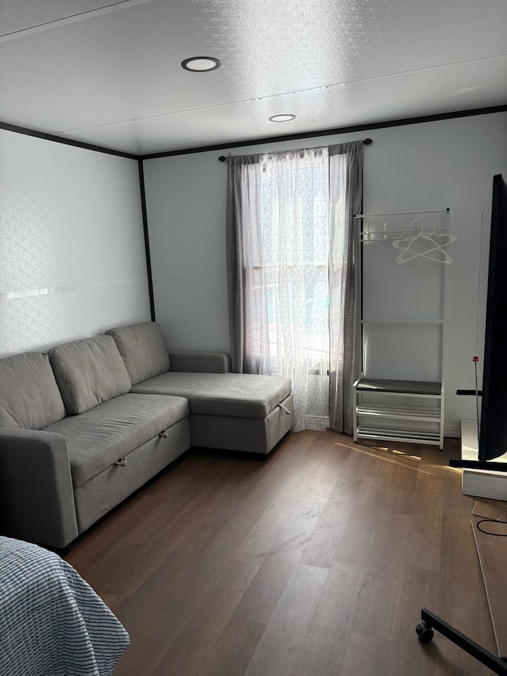 Independence Room - Hollywood, FL