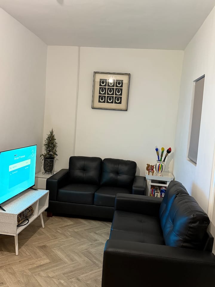 Charming Ensuit With Kitchenette - Northampton