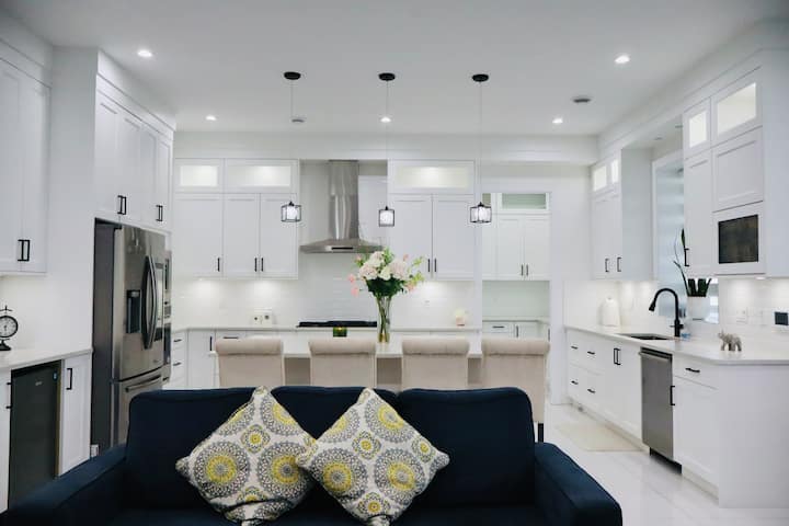 Luxurious 5br| Family Retreat| King Beds -