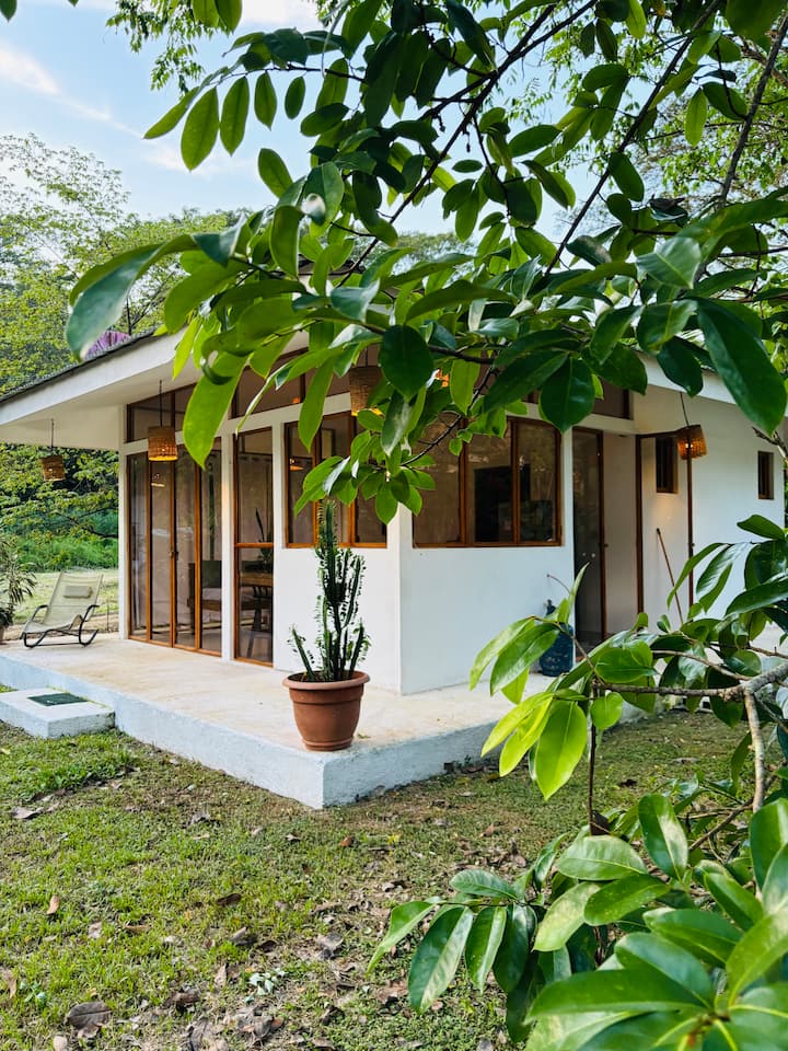 Casita Limón 5 Min Drive From Jacó Beach & Town - Costa Rica