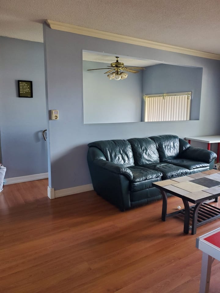 Uppercourt 5 - Abbotsford