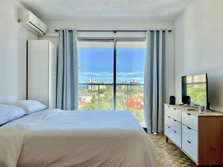 Cómodo Monoambiente Con Hermosa Vista - Montevideo
