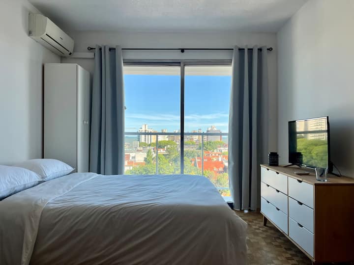 Cómodo Monoambiente Con Hermosa Vista - Montevideo