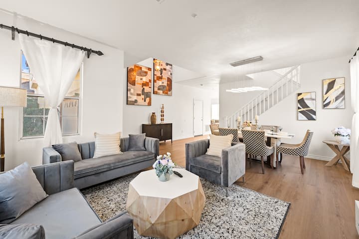 Warm Home/newly Decorated - Magic Mountain, CA