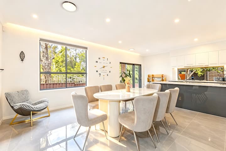 Lovely House @ Lalor Park - Blacktown
