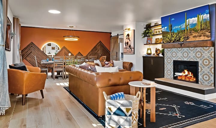 Western Oasis | Premier Pool Retreat Near U Of A - Tucson, AZ