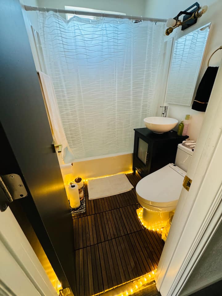 Cozy Full Bedroom In Quiet Comfy House! - Long Beach, CA