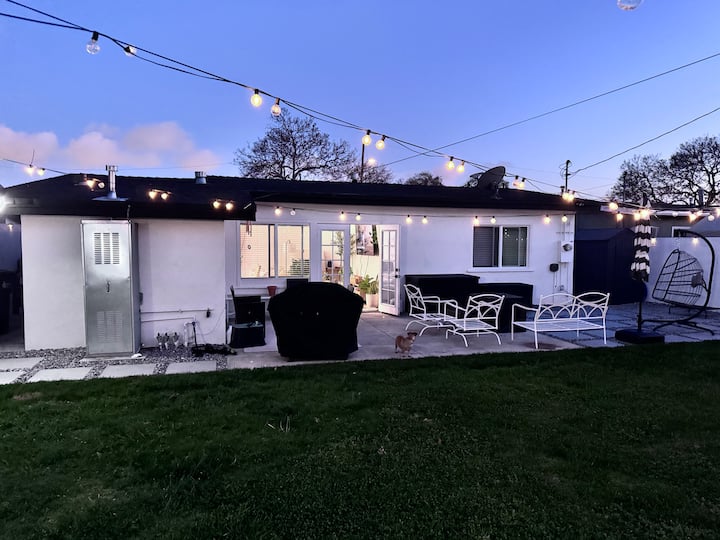 Cozy Little Carson Cottage - Torrance, CA