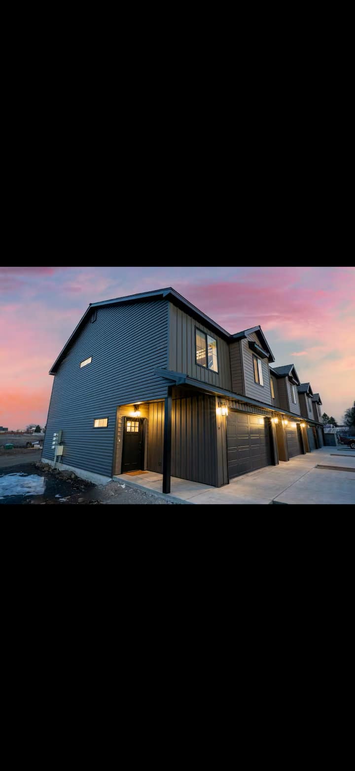 Ashton Escape W/ping Pong And Grill - Ashton, ID