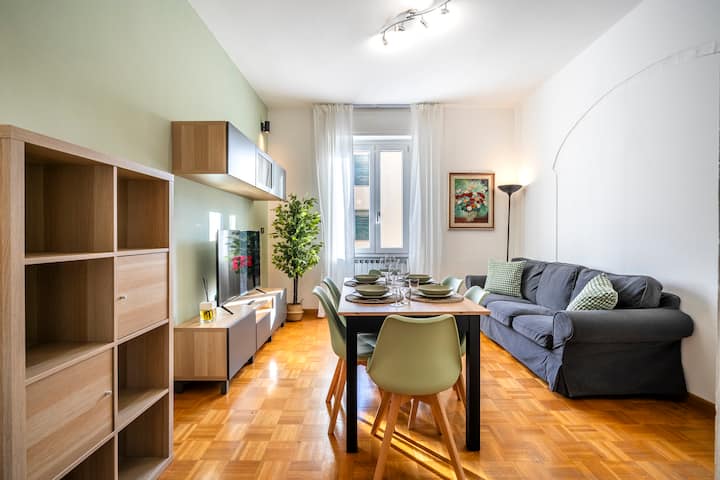 Bright 3-bedroom Apt, 15’ Far Center, Near T2 Tram - Prato