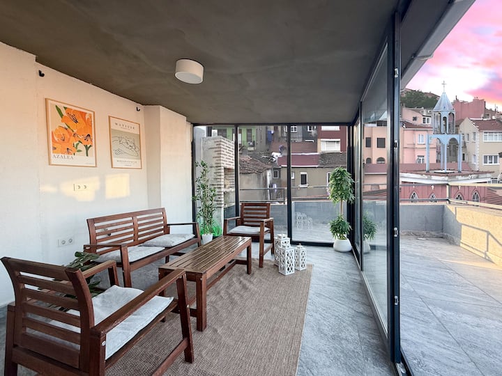 Convenient 1br Apartment With Terrace In Balat - Kocatepe