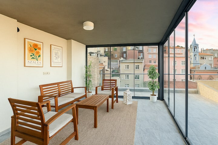 Balat 1br Apartment – Cozy Stay W/ Shared Terrace - Fatih