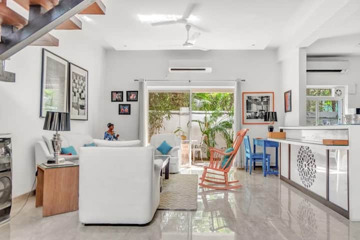 Spacious 3bhk Private Villa With Shared Pool - Goa