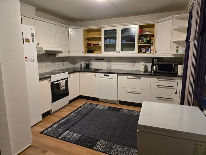 Feelhome 4 Bedrooms Apartment - Tromsø