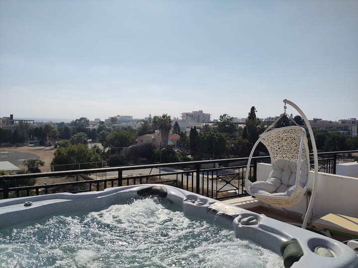 Heated Pool*, Balcony & Roof Hot Tub, Sand Beach - Paphos