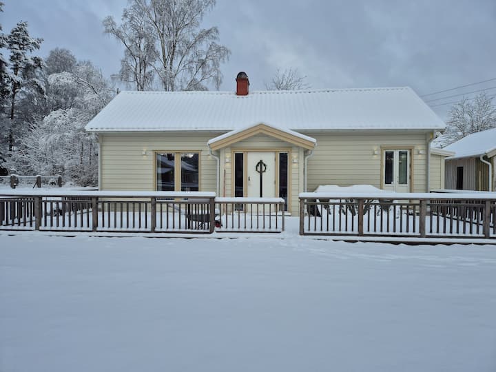 Mysigt 1800-tals Hus Vid Badsjö - Kungsbacka