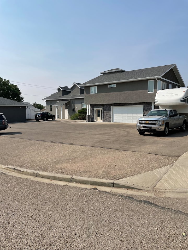 Historical Building Stay - Medicine Hat